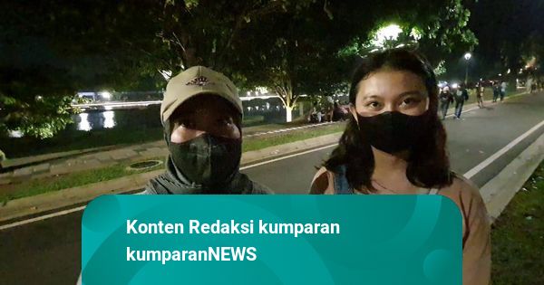 Senangnya Warga Rayakan Tahun Baru usai PPKM Dicabut, Pilih Tetap Bermasker | kumparan.com